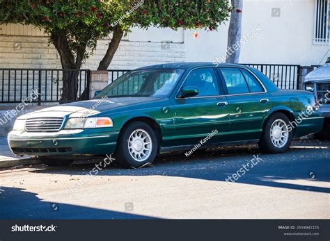 Ford Crown Victoria Sport 2006 Ford Crown Victoria Lx Sport