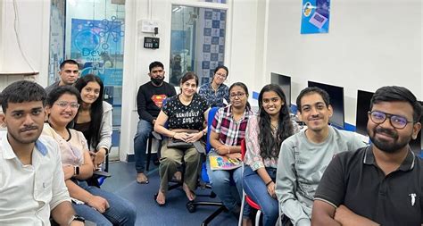 Careers And Placements Develearn 100 Placement Support Data Analyst Jobs Mumbai