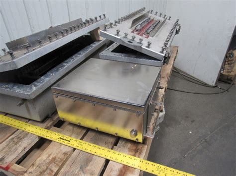 Cooper D2lcs32424120 3m100 100 Amp Explosion Proof Breaker Panelboard