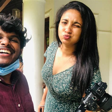 Supun Chamika Wickramaarachchi Lishelsenevirathna ඇන්ටි😘 Instagram