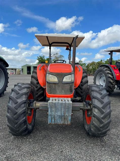 Cheap Kubota 4x4 Tractor For Agriculture M704k Tractor Farm Machine