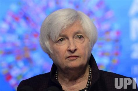 Photo Janet Yellen Speaks At Press Conference At Imf Hq In Washington