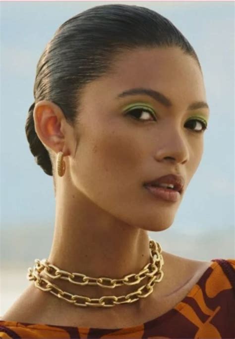 Model Tais Mmg Models