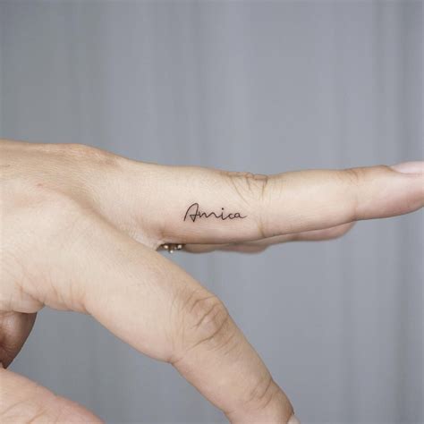 지브 라인타투 미니타투 Finelinetattoo On Instagram Amica 친구 Small Finger