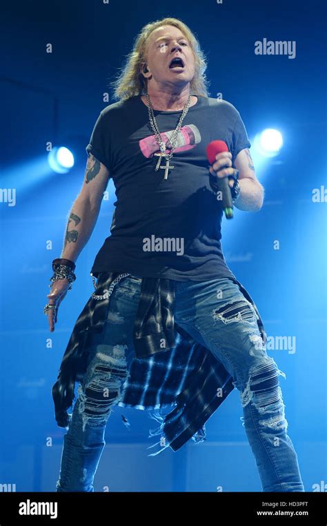 Acdc Perform Live In Concert Featuring Axl Rose Where Sunrise