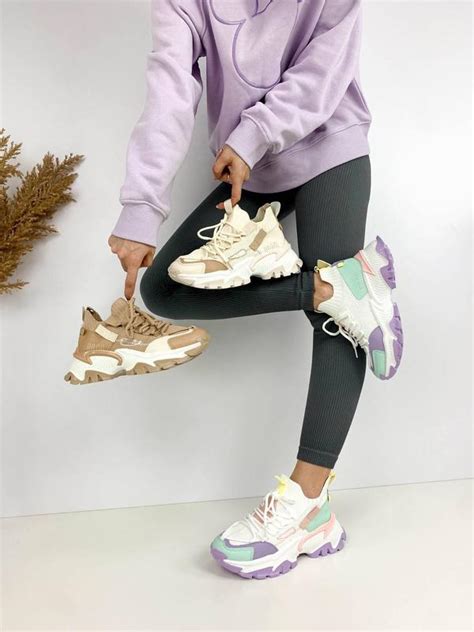 Кросівки 39 24 5 см — ціна 1550 грн у каталозі Кросівки Купити жіночі речі за доступною ціною на