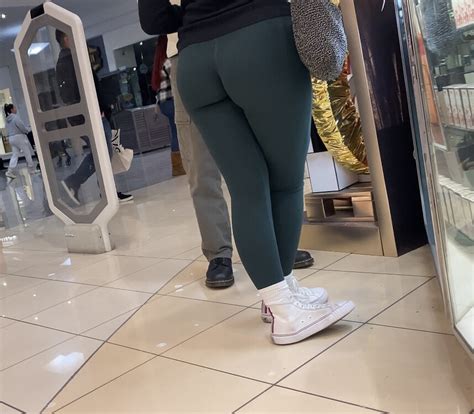 Bonus Shots From The Green Leggings Bootyful Babe 😍 Spandex Leggings And Yoga Pants Forum