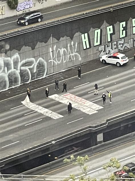 If Youre Wondering Why Youre Stuck In Traffic On I5 Rseattle