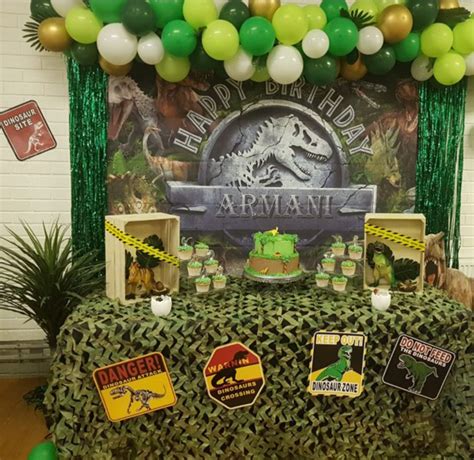 Jurassic Park Birthday Backdrop At Jewel Waddle Blog