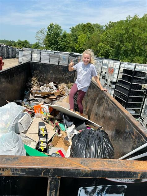 A Lot Of Good Scores Today Fyp Dumpster Dumpsterdiving Trash Free Glamourddive Dumpster