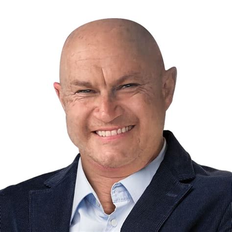 Robyn Sullivan Marrom