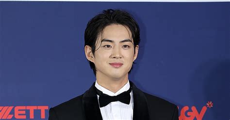 포토s 구자욱 완벽한 슈트핏