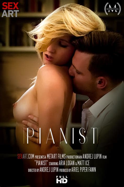 Aria Logan Model Profile