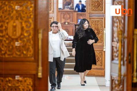 Ubn Mn М НАРАНТУЯА НАРА Цалинтай ээжийнх нь цалинг 500 мянган төгрөг болгож чадахгүй гээд