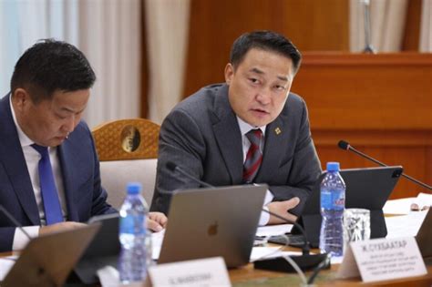 Д Амарбаясгалан Ерөнхий сайд бид хоёрын МУИС ийн дипломд эргэлзэх хэрэггүй