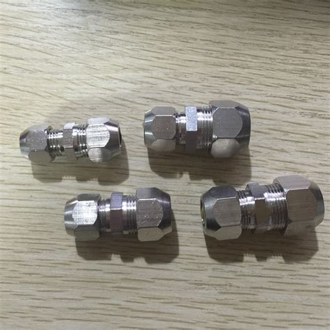 高压卡套式管接头卡套式液压管接头大山谷图库