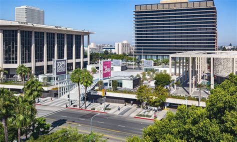 Discover The Los Angeles Theater District Explore Historic Broadway In