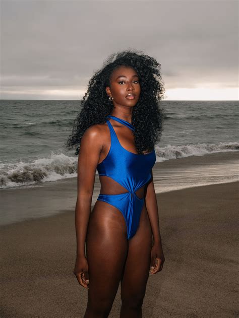 Maía Merc Swim