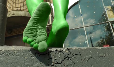She Hulk Walking With Her Massive Feet By Shehulklover75 On