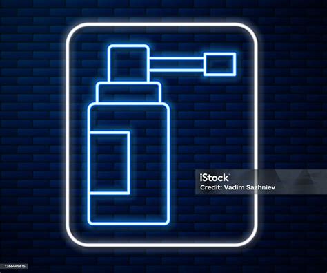 벽돌 벽 배경에 고립 된 코와 목 아이콘의 질병을 치료하기위한 노즐 스프레이와 빛나는 네온 라인 의료 병 벡터 일러스트레이션 건강 진단에 대한 스톡 벡터 아트 및 기타