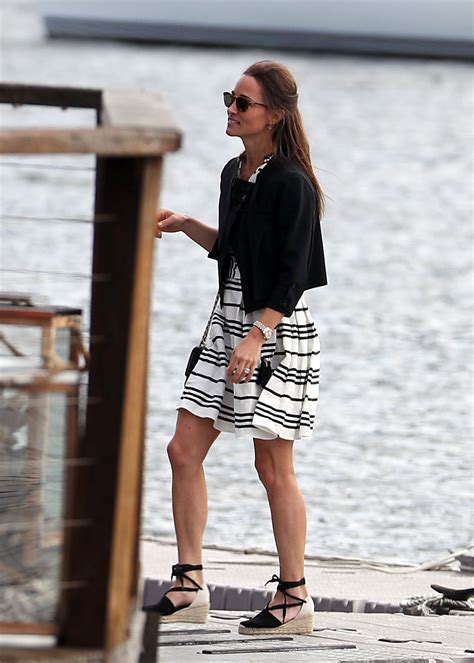Pippa Midleton And James Matthews Departing A Seaplane In Sydney 0531