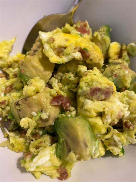 Avocado Scrambled Eggs Directions Calories Nutrition And More Fooducate