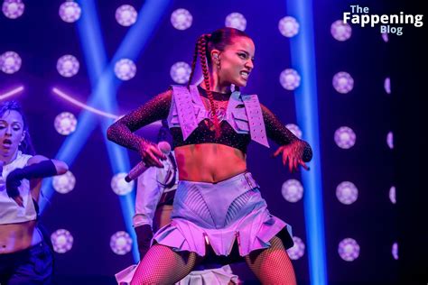 Leggy Emilia Mernes Performs At Las Ventas In Madrid 15 Photos Thefappening
