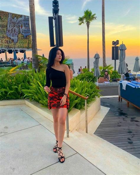 Yoriko Angeline Feet