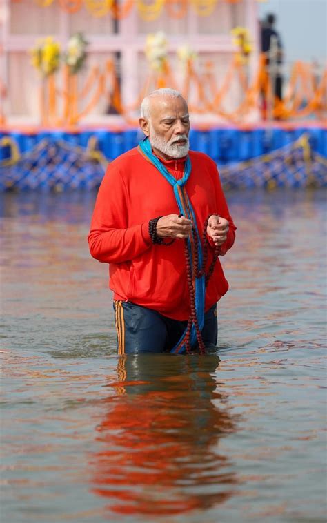 अनिल बिहारी प्रयागराज के महाकुम्भ में हमारे देश के माननीय प्रधानमंत्री नरेंद्र दामोदर दास मोदी