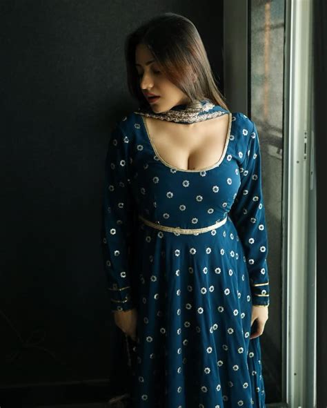 Simran Kaur In 2024 Curvy Women Fashion Glamour Ladies Beautiful Women Naturally