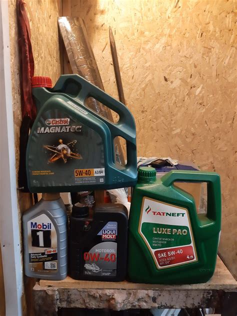 Смесь масел MOBIL1 FS X1 5W-40, TATNEFT LUXE PAO 5W40, LIQUI MOLY ...