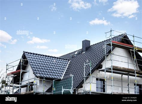 Einfamilienhaus baustelle -Fotos und -Bildmaterial in hoher Auflösung ...