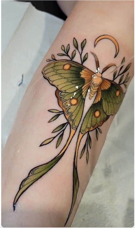 22 Moth Tattoos To Admire Body Artifact Tattoos Nature Tattoos