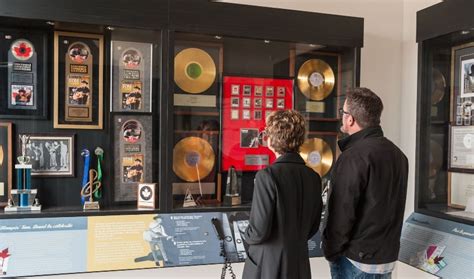 Stompin Tom Centre Homestead And Schoolhouse Tourism Pei