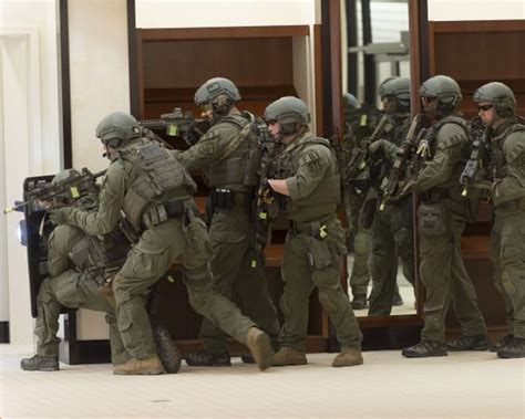 Revista De Airsoft ¿os Gusta El Fbi Hrt Con Este Uniforme