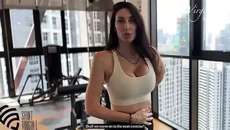 Hot Brunette Seduced Masseur Fucked With A Big Dick And Swallowed All