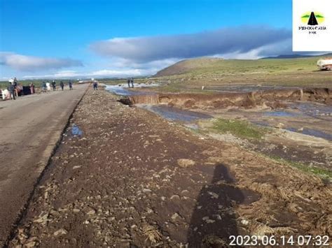 Үерийн улмаас Улаанбаатар Арвайхээр чиглэлийн засмал замд эвдрэл үүсжээ Isee Mn