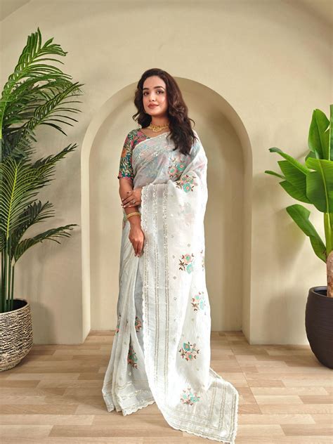 Premium Crunchy Chiffon Saree With Elegant Scallop And Thread Embroidery