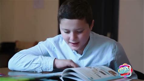 😇 გაიცანით აუტისტური სპექტრის მქონე 12 წლის გაბრიელი რომელმაც 5 ენა იცის Youtube