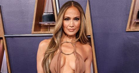 Jennifer Lopez Battles ‘flop Boobs With Plastic Surgery Adjustment