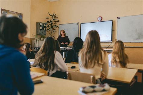 Чи зможуть 5-9 класи навчатися разом з учнями старшої профільної школи ...