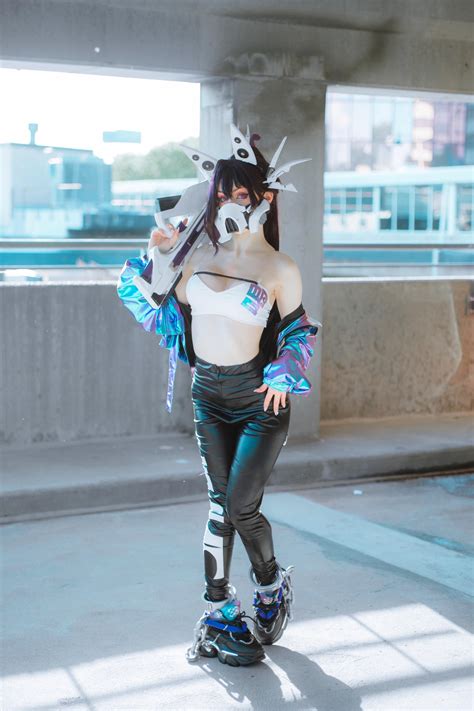 Pin By Andrea On Cosplay In 2025 Cosplay Characters Noir Cosplay