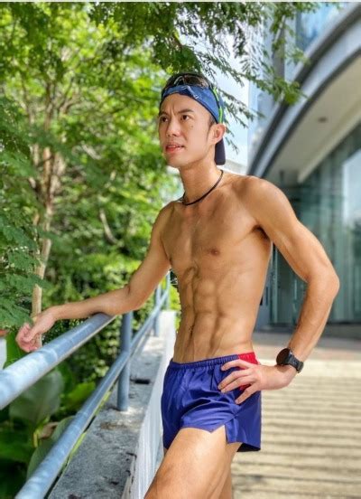 Post [682126064637607936] Guys With Shiny Tumbex