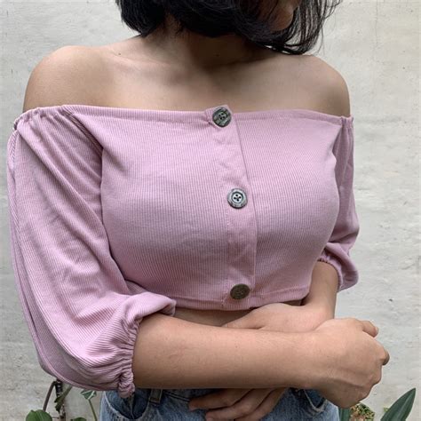 Jual Crop Button Sabrina Cuci Gudang Shopee Indonesia
