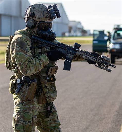 A Australian 2 Cdo Regt 🇦🇺 Operator During Ct Exercises At Avalon