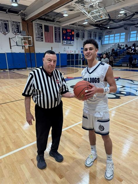 Hewletts Justin Ortiz Chasing Down More Than 1 000 Career Point Mark