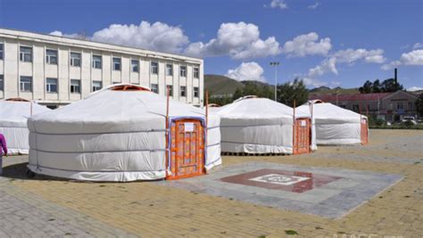 Үерт өртсөн 15 өрхөд таван ханатай гэр олгожээ