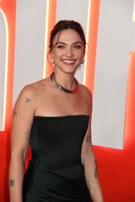 Violett Beane Hawtcelebs