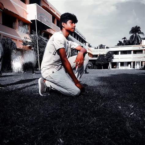 P A I N Eyem Rupam • Threads Say More