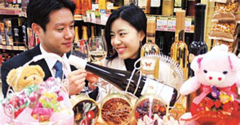 연말 외식대신 집에서 만찬을 대형할인점 다채로운 먹거리 행사 준비